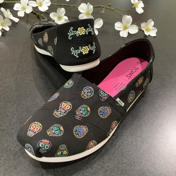 Toms | Shoes | Toms Day Of The Dead Sugar Skull Alpargata Slip On Shoes ...